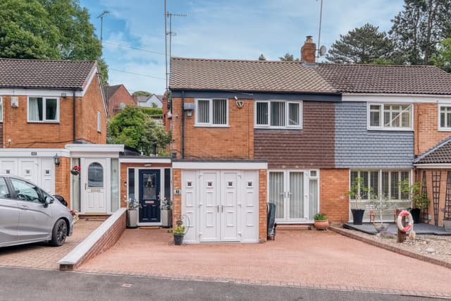 Properties for sale in Lickey